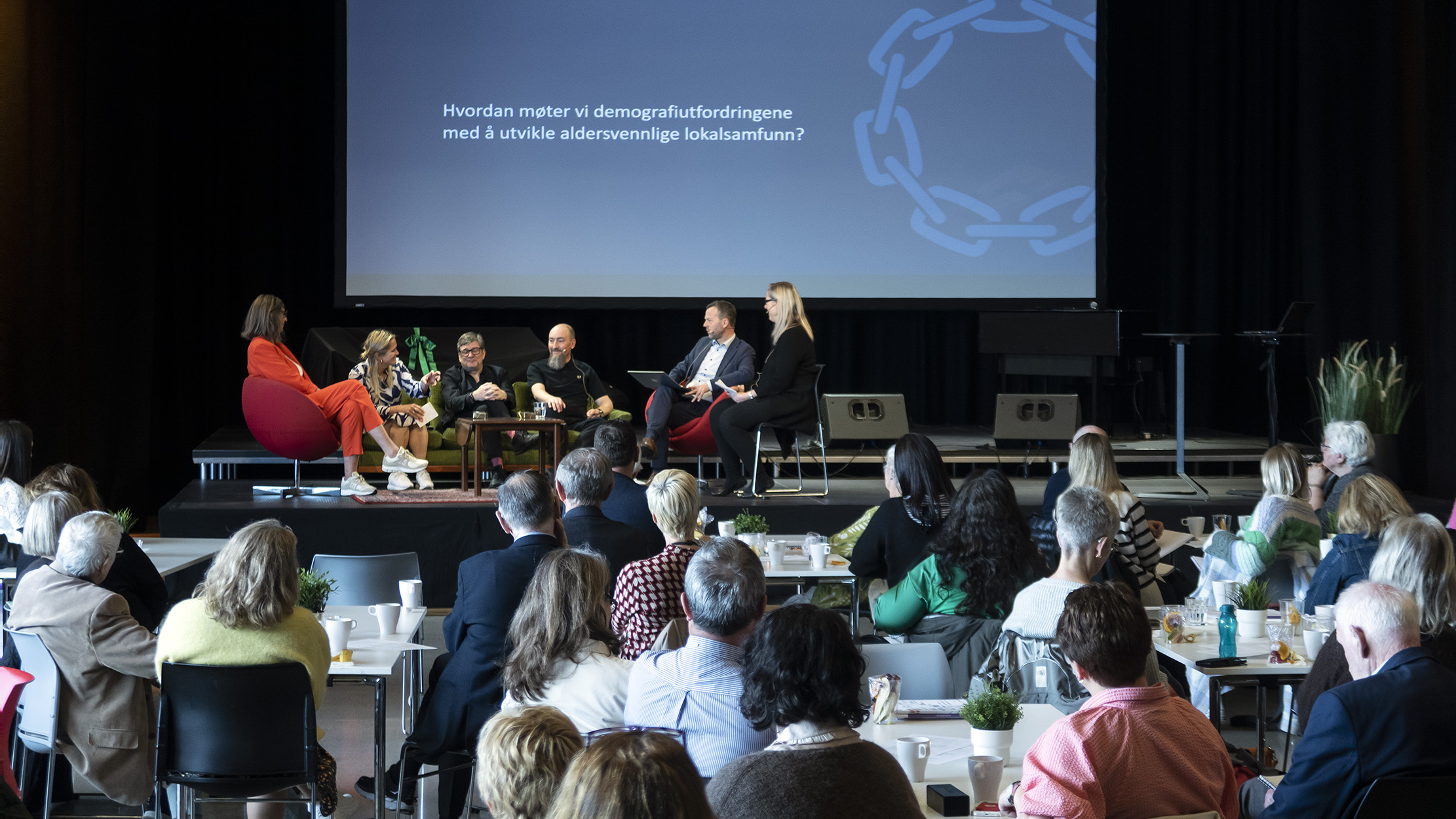 Randaberg kommune - Aldersvennleg benk avduka i Randaberg